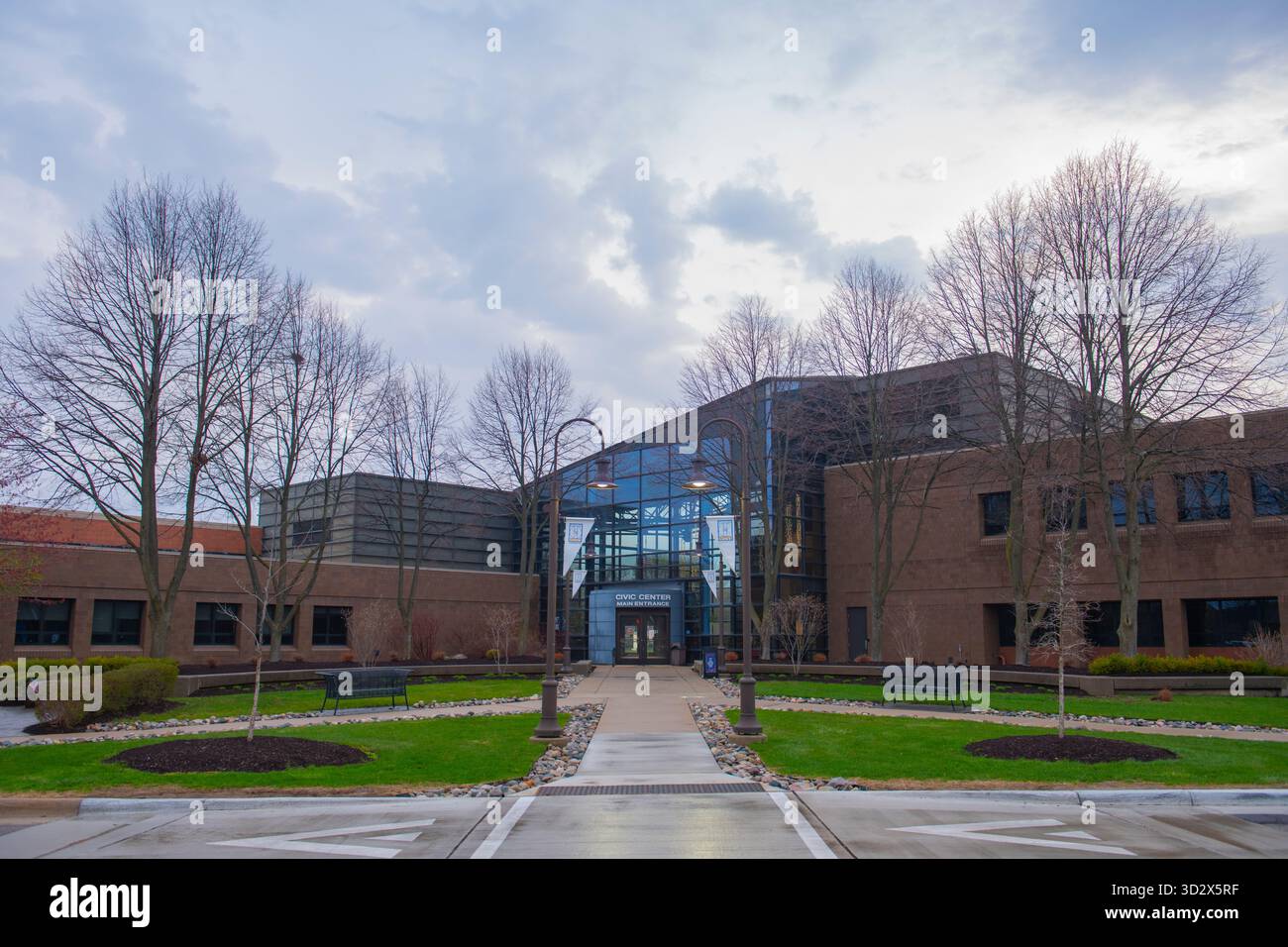 Novi city hall civic center hi-res stock photography and images - Alamy