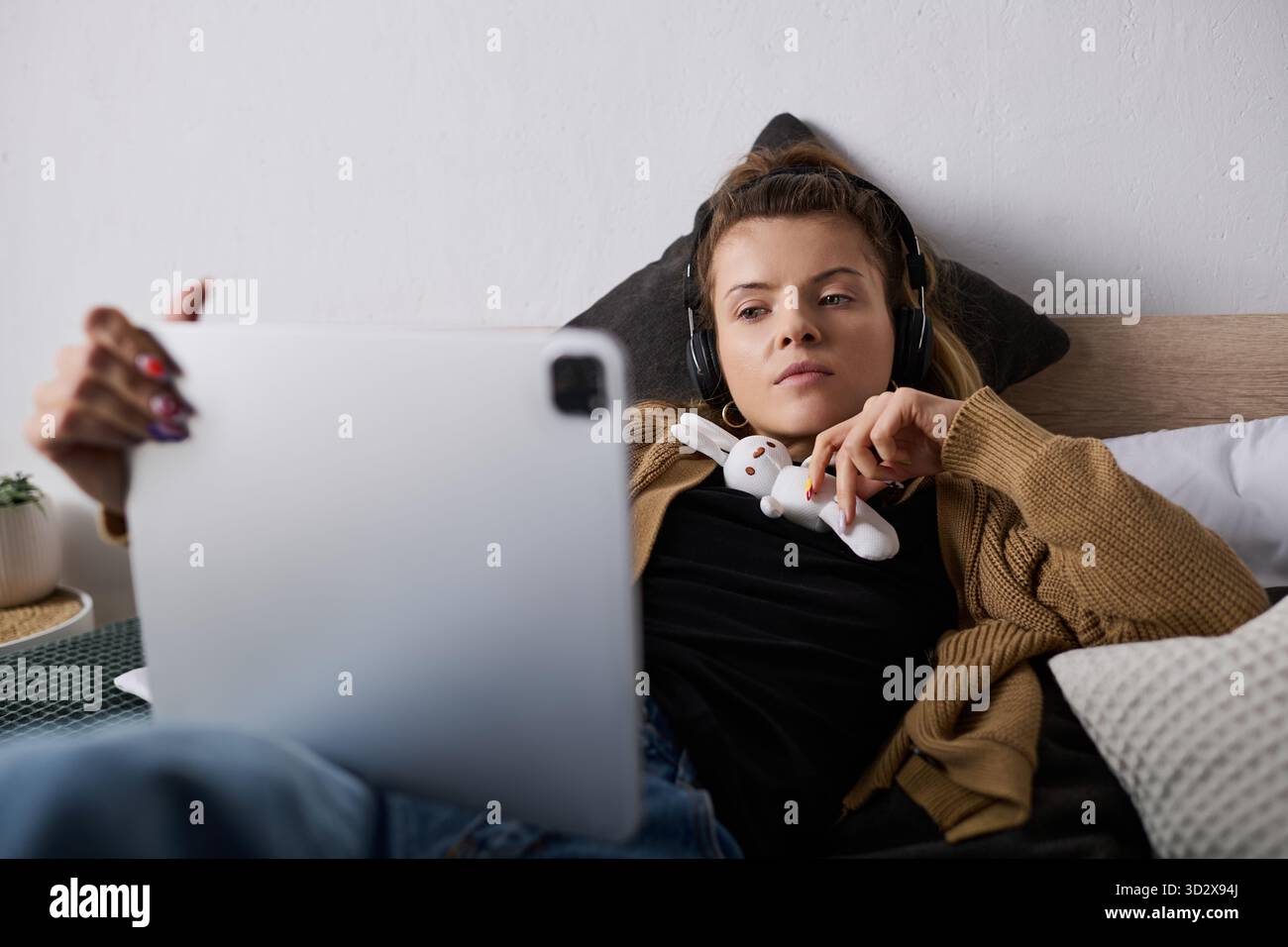 Delayed responsibilities hi-res stock photography and images - Alamy