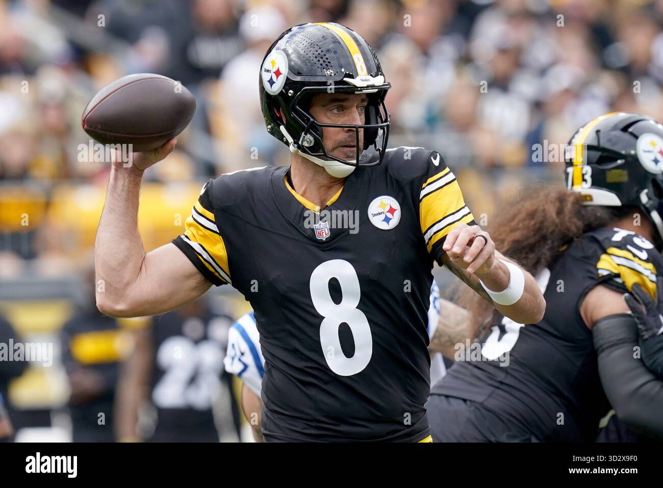 Pittsburgh Steelers quarterback Aaron Rodgers (8) looks to throw during ...