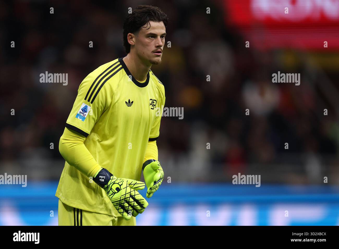 Mile Svilar of AS Roma looks on during the Serie A football match ...