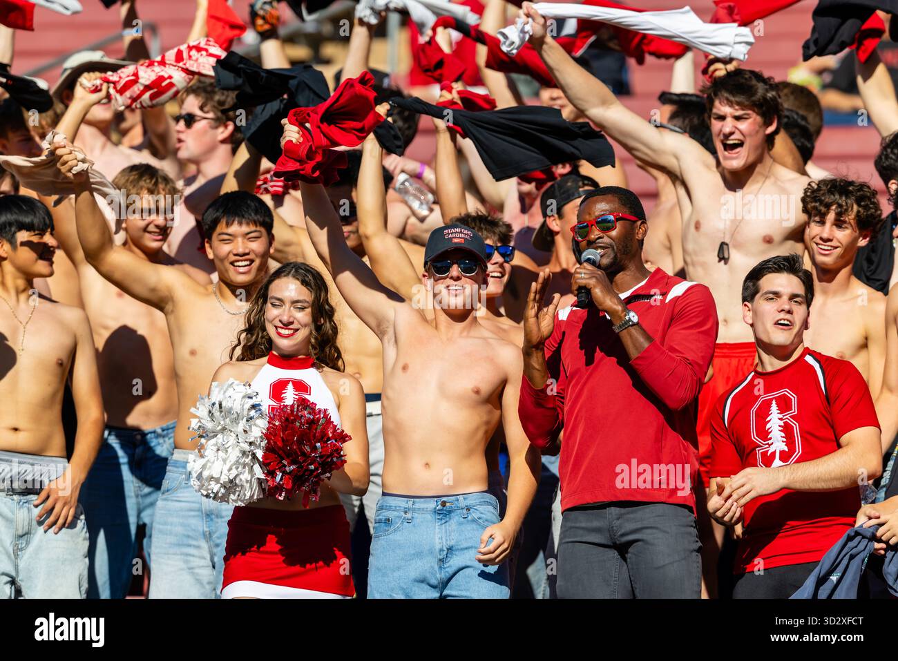 PALO ALTO, CA - NOVEMBER 01: Stanford Cardinal fans cheer during a ...
