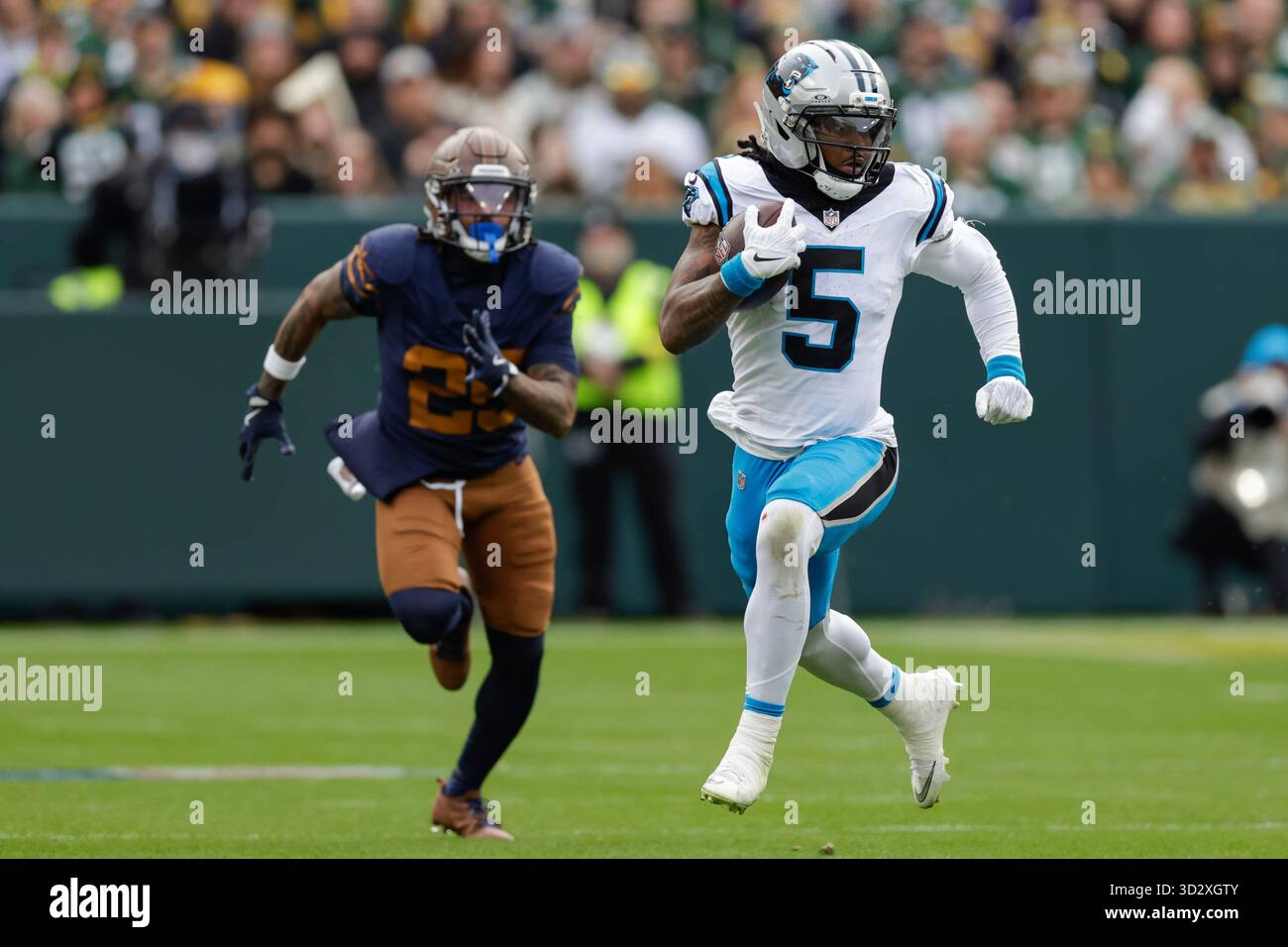 Carolina Panthers running back Rico Dowdle (5) rushes during an NFL ...