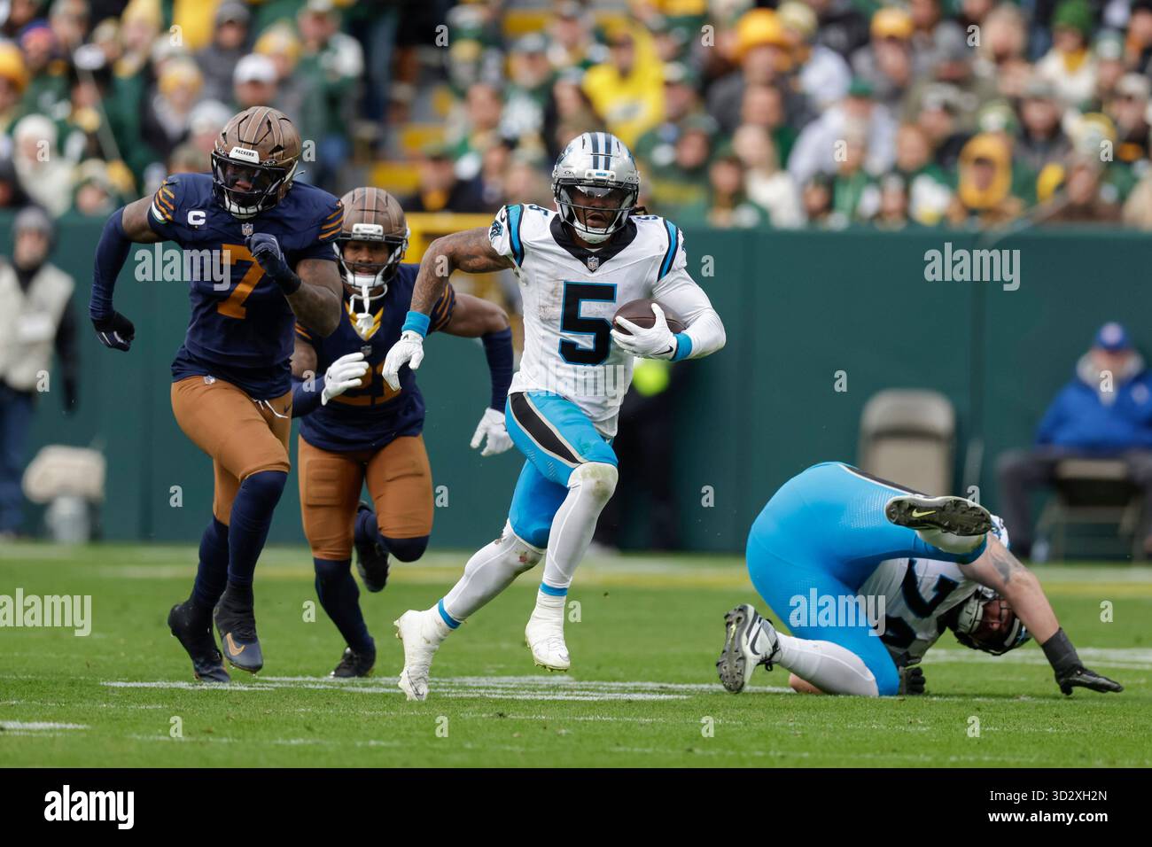 Carolina Panthers running back Rico Dowdle (5) rushes during an NFL ...