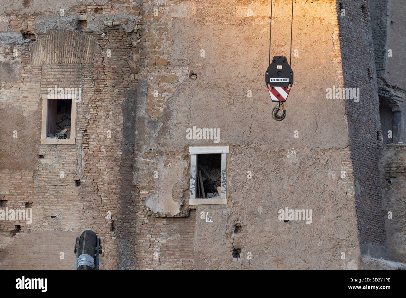 Firefighters try to save the worker who remained inside the Torre dei ...