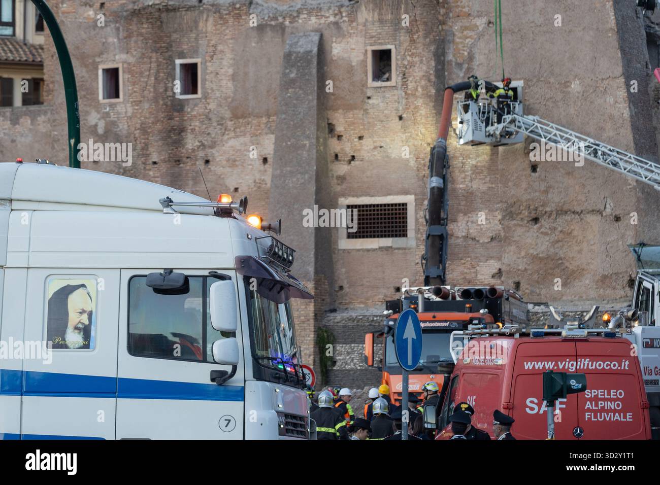 Firefighters try to save the worker who remained inside the Torre dei ...