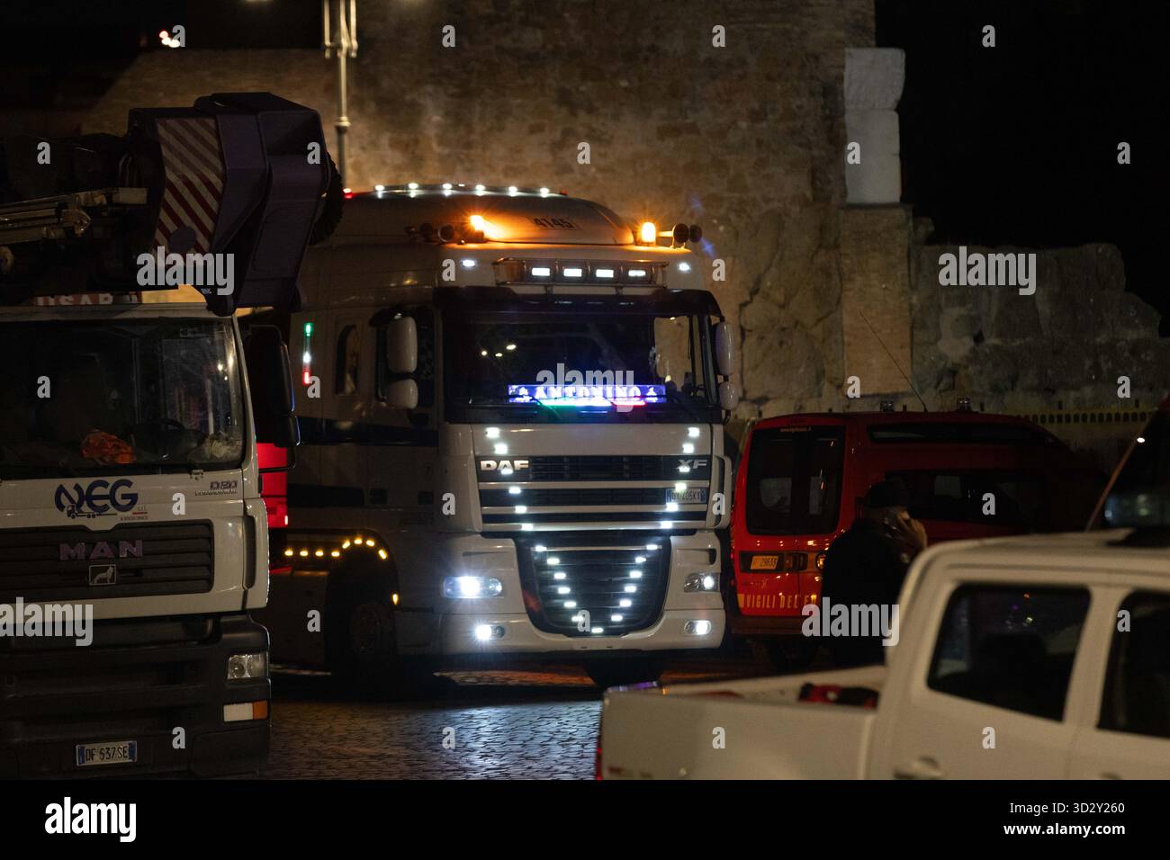 Firefighters try to save the worker who remained inside the Torre dei ...