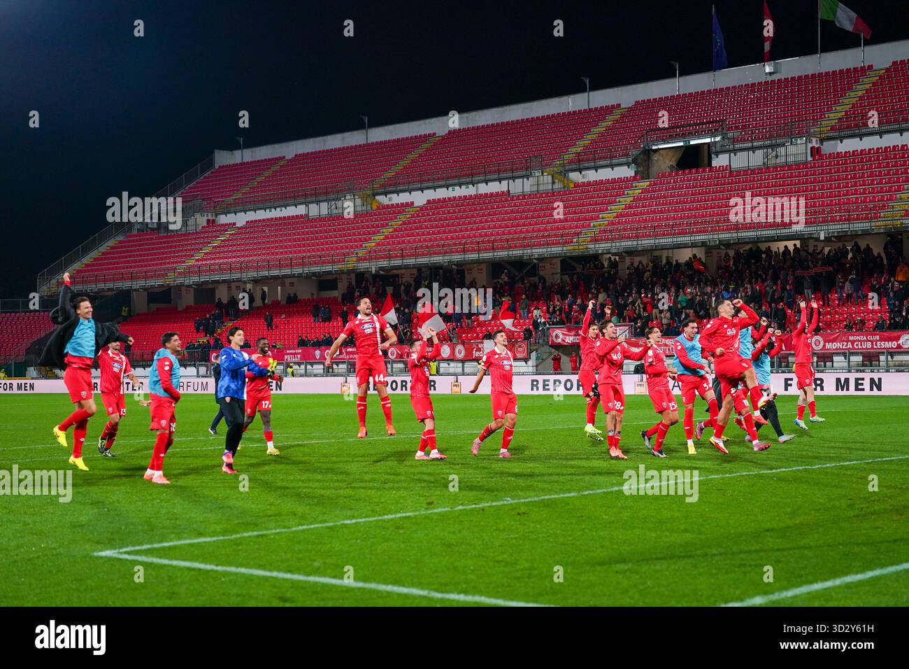 Team of AC Monza win celebrate during the Italian championship Serie B ...