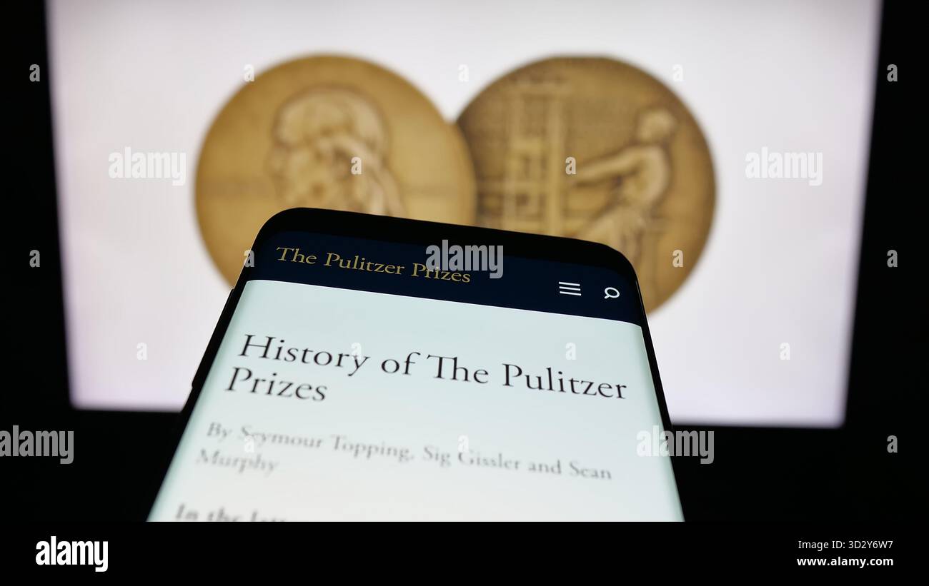 Journalism awards pulitzer prizes hi-res stock photography and images ...