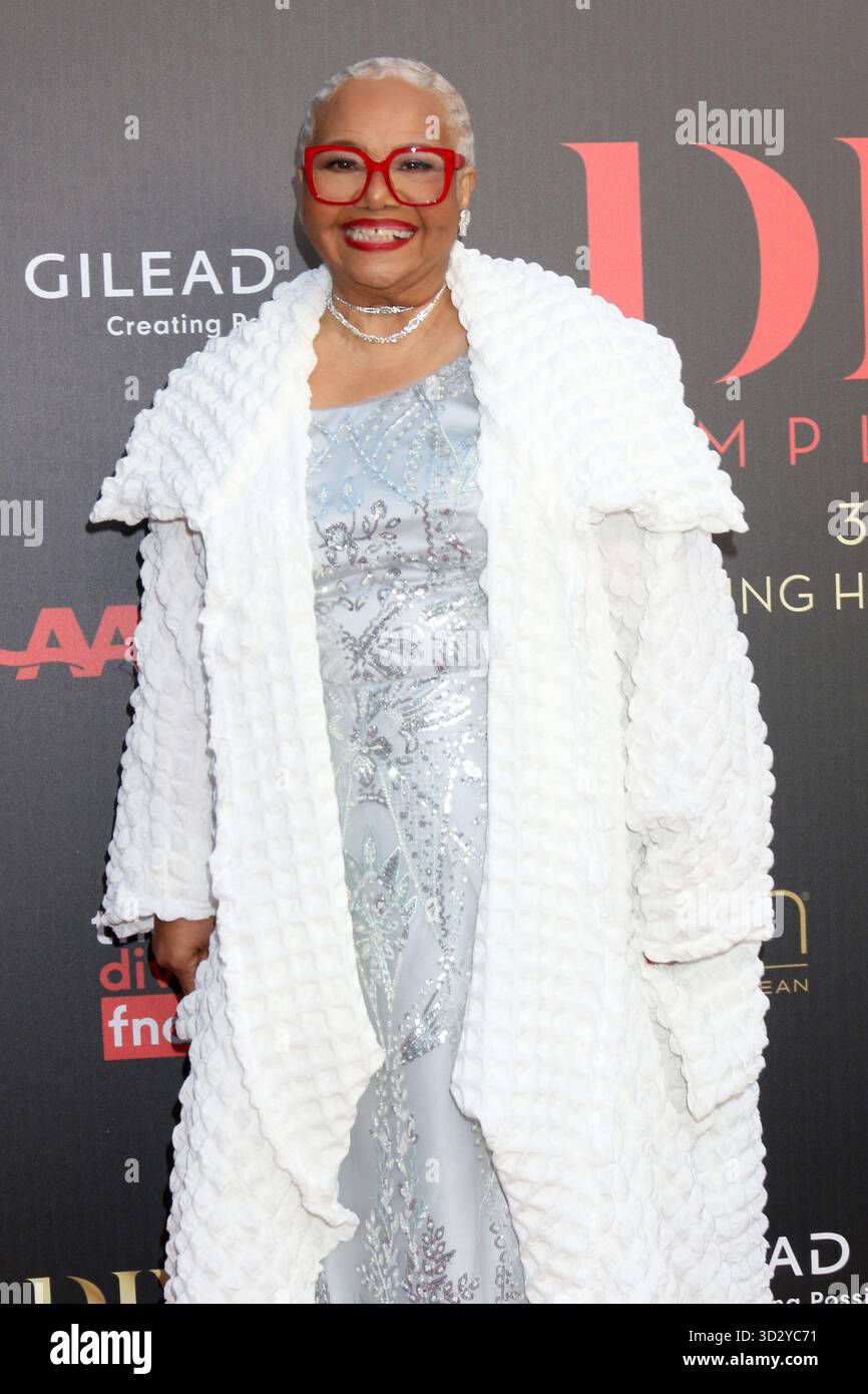 LOS ANGELES - NOV 1: Debra Fraser-Howze at the 35th Annual DIVAS Simply ...
