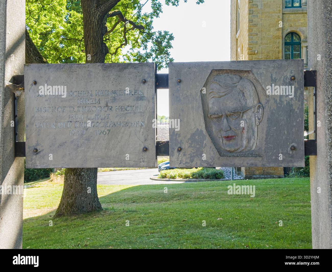 Sculpture, memorial "Griff in die Freiheit" (Reaching for Freedom), by ...