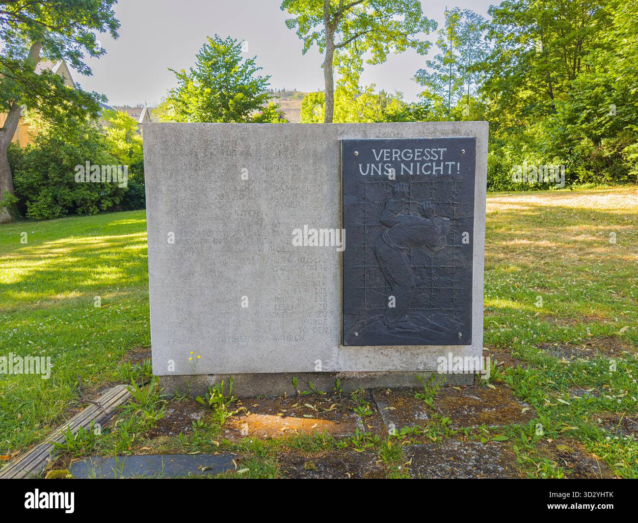 Sculpture, memorial "Griff in die Freiheit" (Reaching for Freedom), by ...