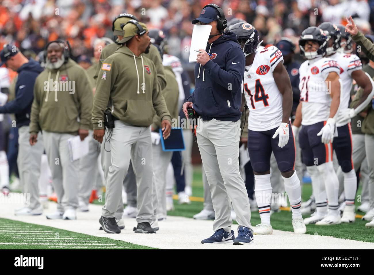 Chicago Bears head coach Ben Johnson calls a play during an NFL ...