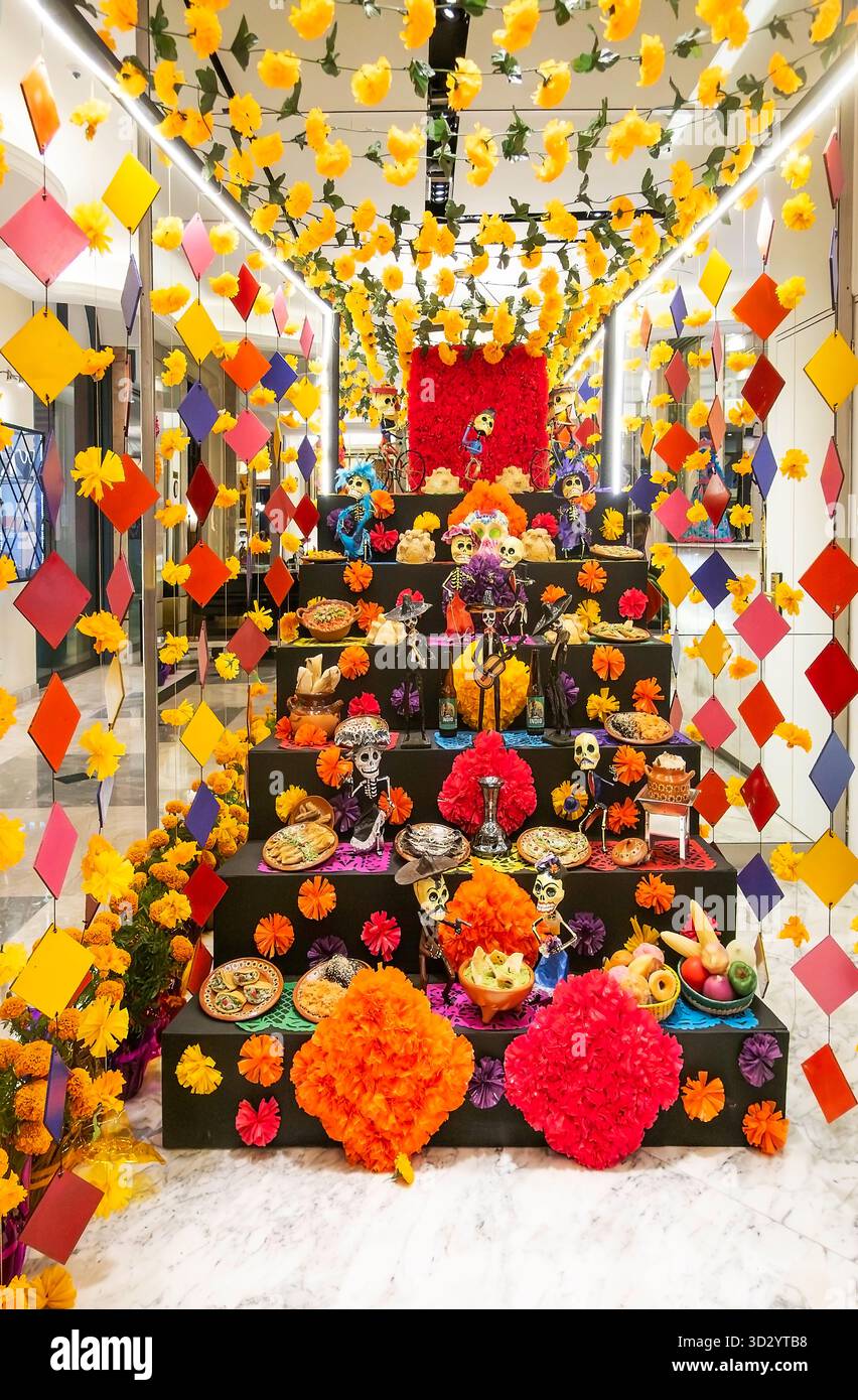 Dia de muertos day of dead display hi-res stock photography and images ...