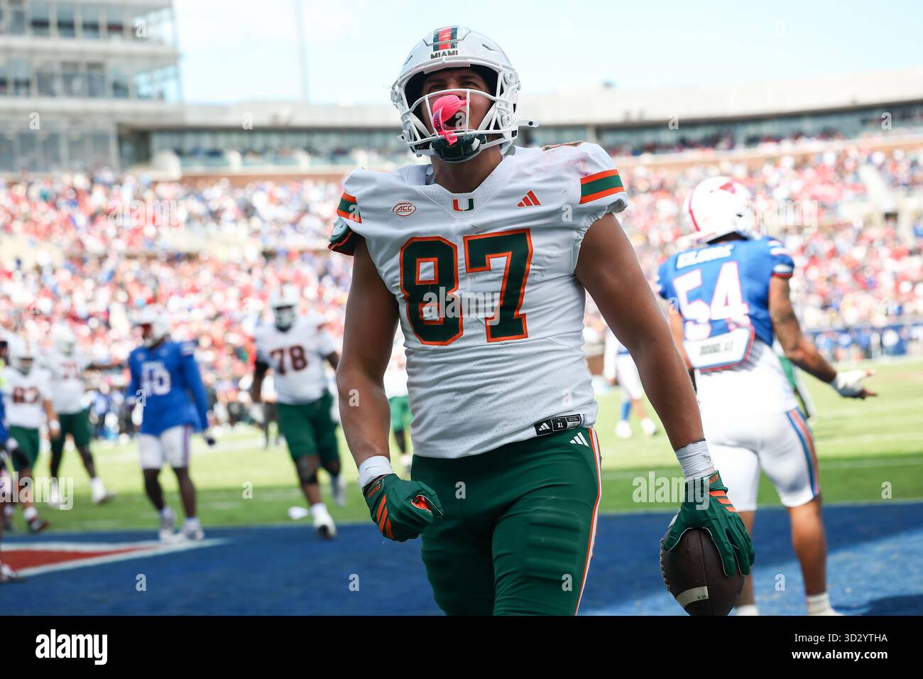 DALLAS, TX - November 01: Miami Hurricanes tight end Alex Bauman (#87 ...