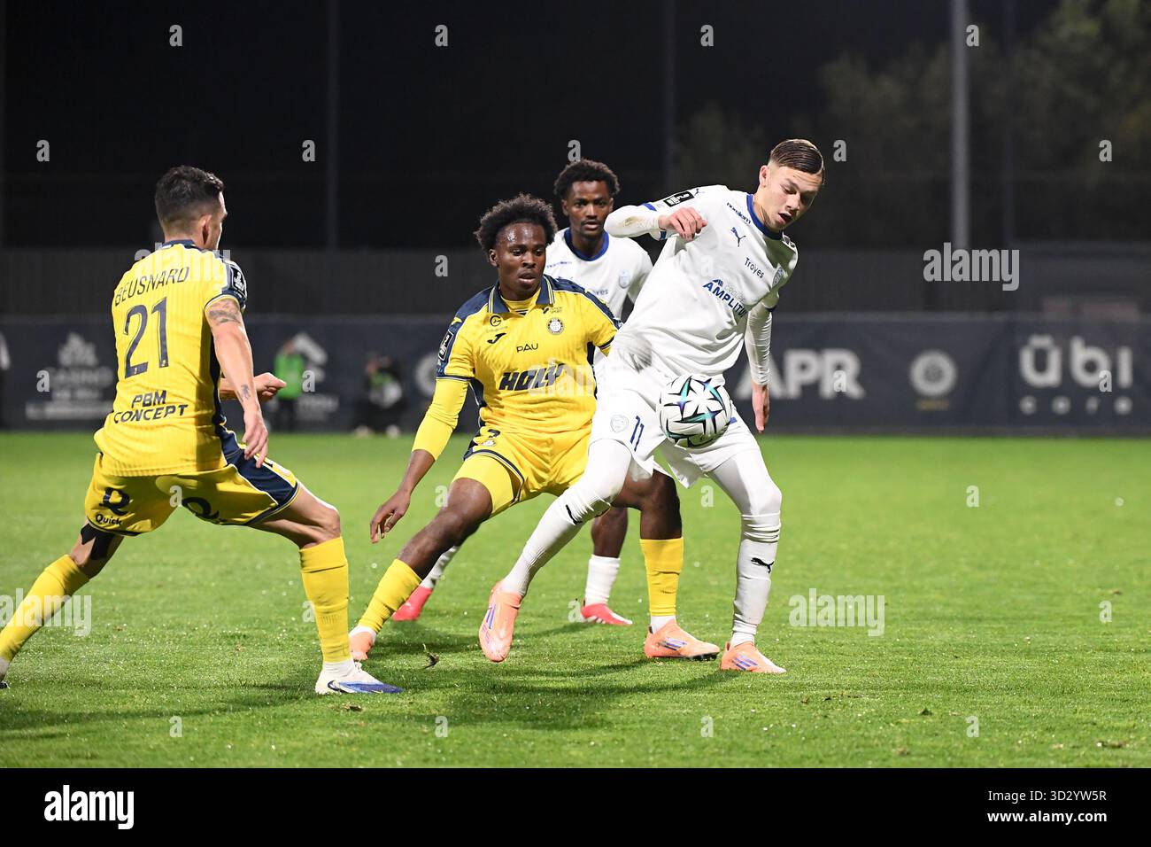 07 Rayane MESSI (pau) - 11 Mathys DETOURBET (estac) during the Ligue 2 ...