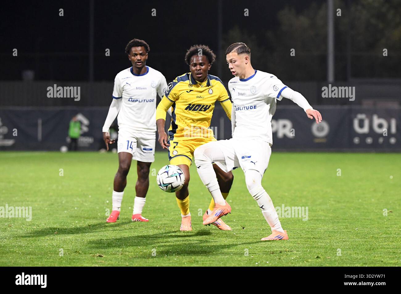07 Rayane MESSI (pau) - 11 Mathys DETOURBET (estac) during the Ligue 2 ...