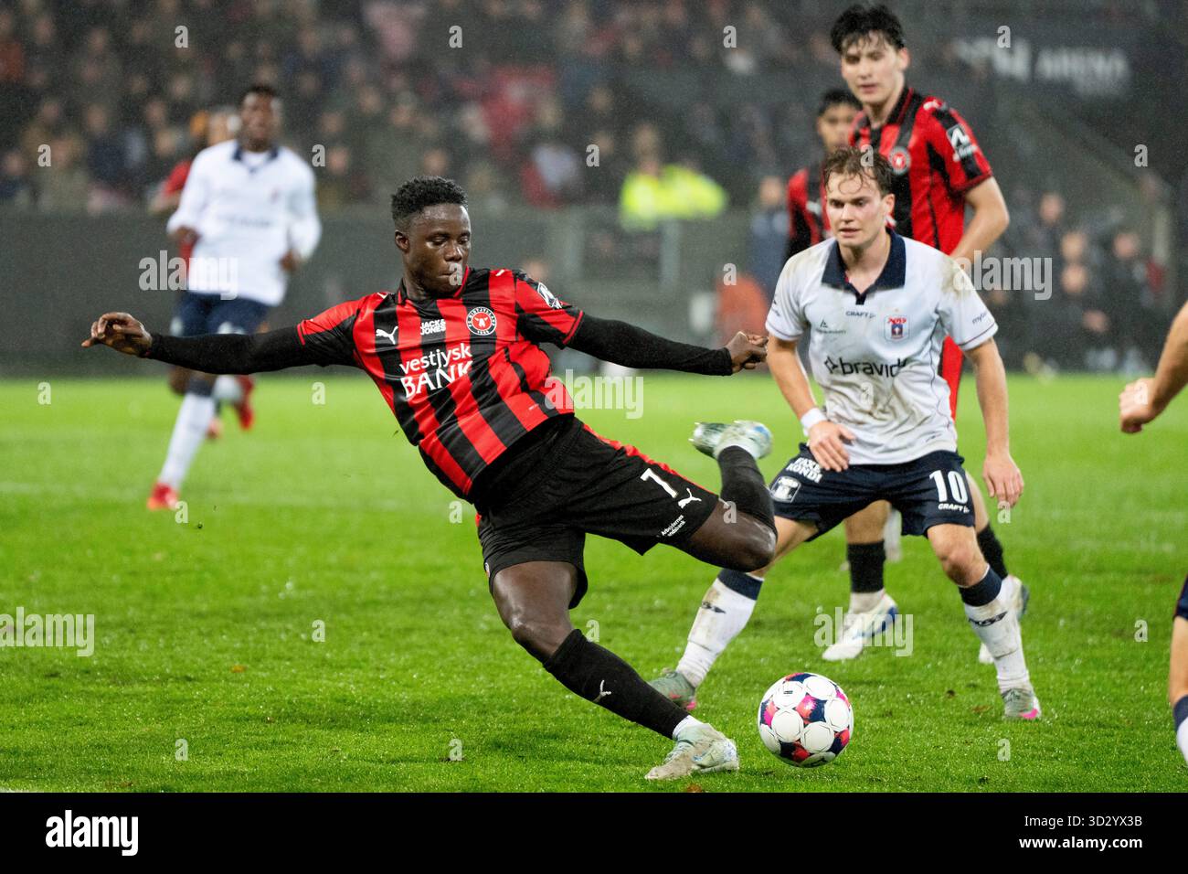 FC Midtjylland's Dju Franculino takes a shot and equalizes to 1-1 ...