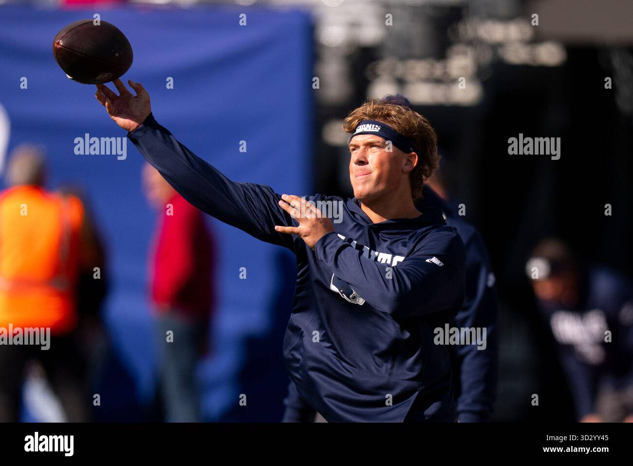 New York Giants quarterback Jaxson Dart (6) in action prior to an NFL ...