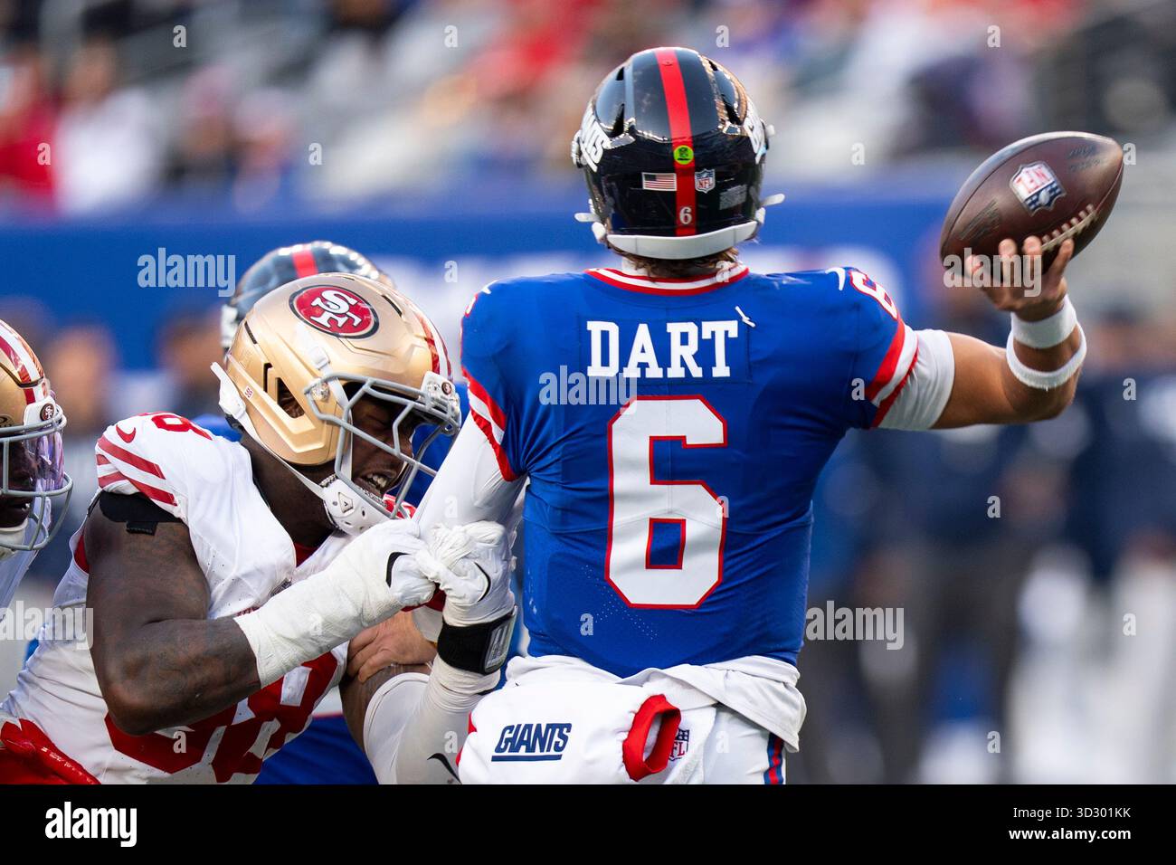 New York Giants quarterback Jaxson Dart (6) in action during an NFL ...
