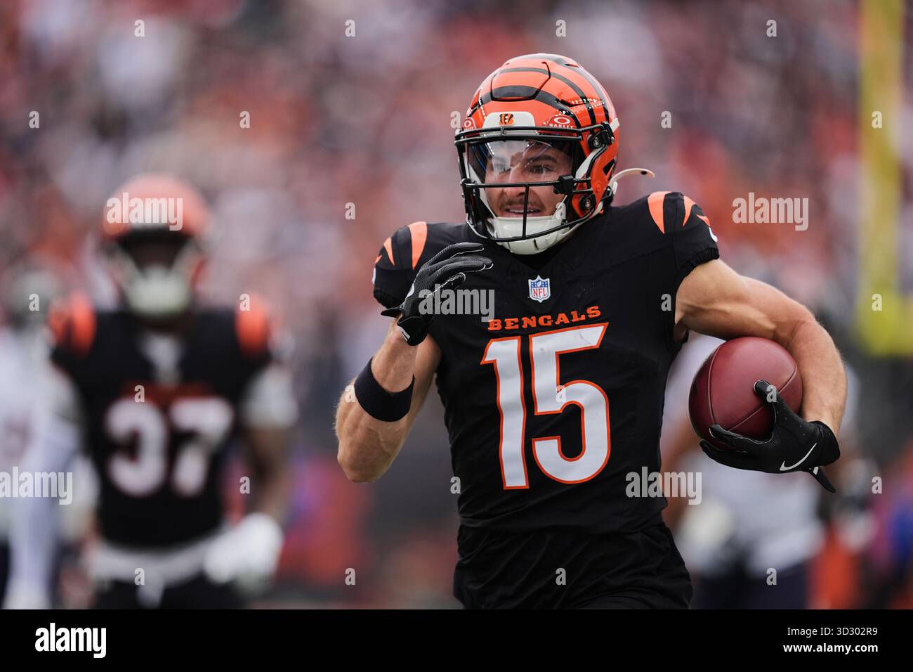 Cincinnati Bengals wide receiver Charlie Jones (15) returns the opening ...