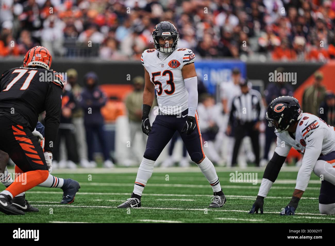 Chicago Bears linebacker T.J. Edwards (53) lines up during the first ...