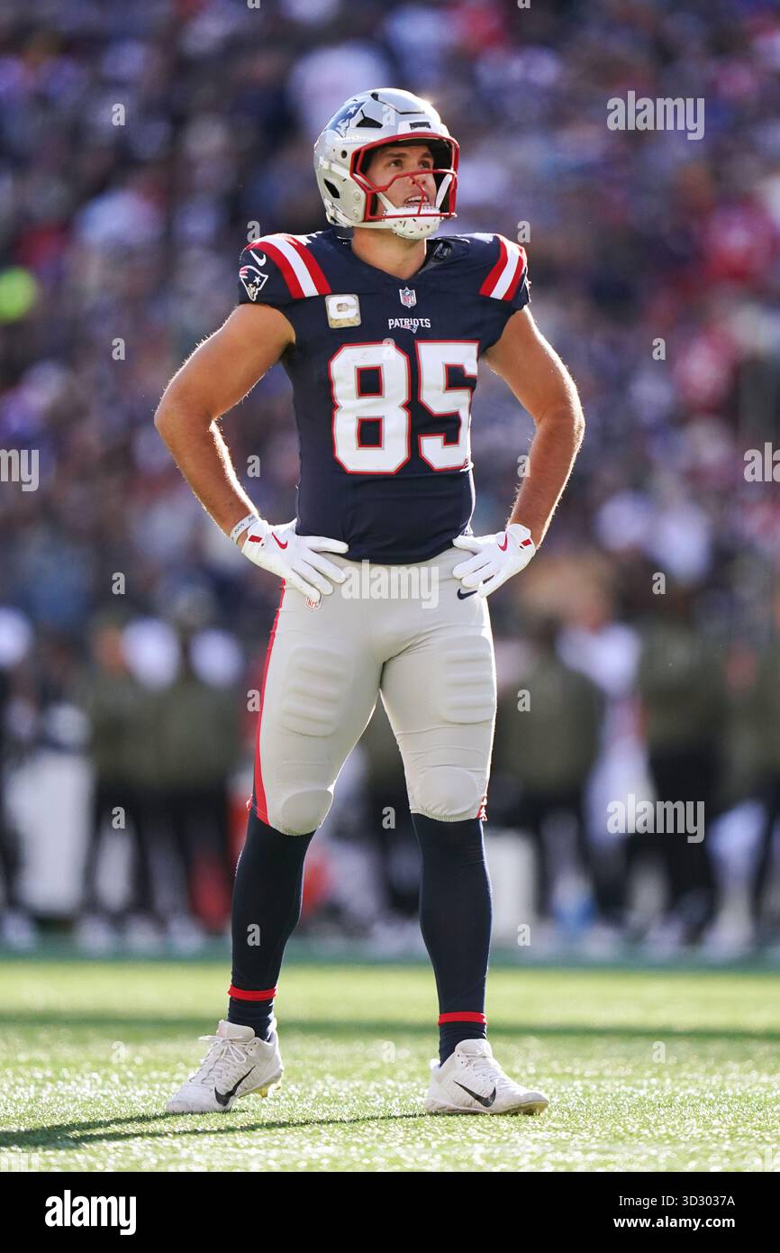 New England Patriots tight end Hunter Henry (85) during an NFL football ...