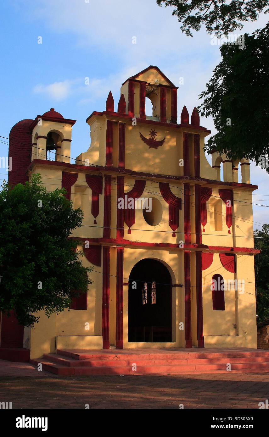 Mexico, Chiapas state, Chiapa de Corzo. Colorful facade of a historic ...