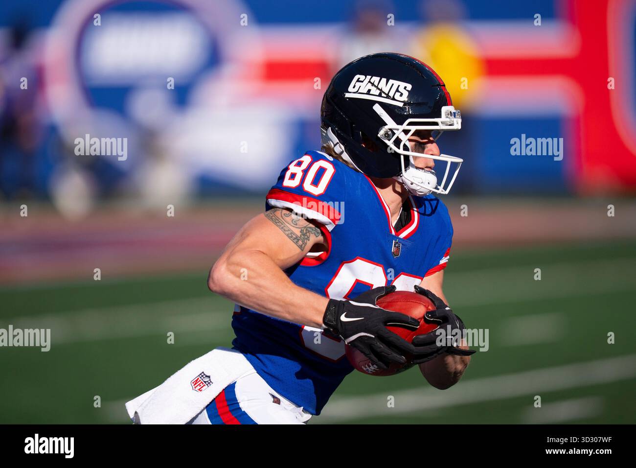 New York Giants wide receiver Gunner Olszewski (80) returns the kick ...