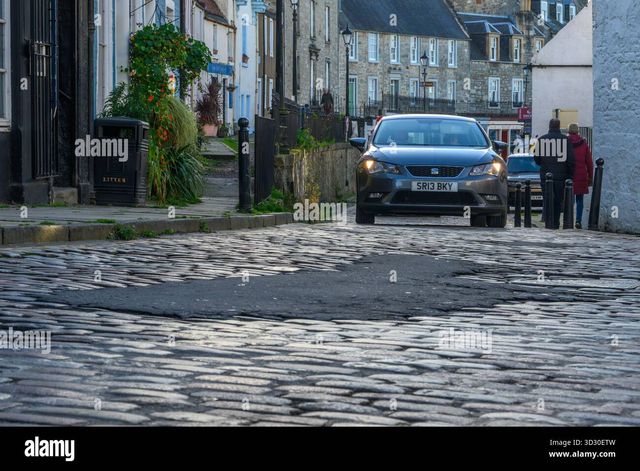 Edinburgh pot holes hi-res stock photography and images - Alamy