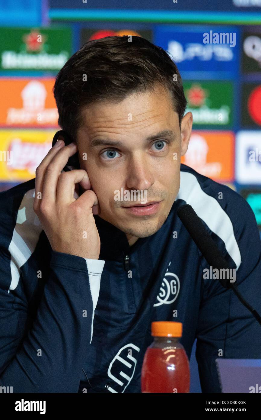 coach David Hubert of Union Saint-Gilloise during the pre-match press ...