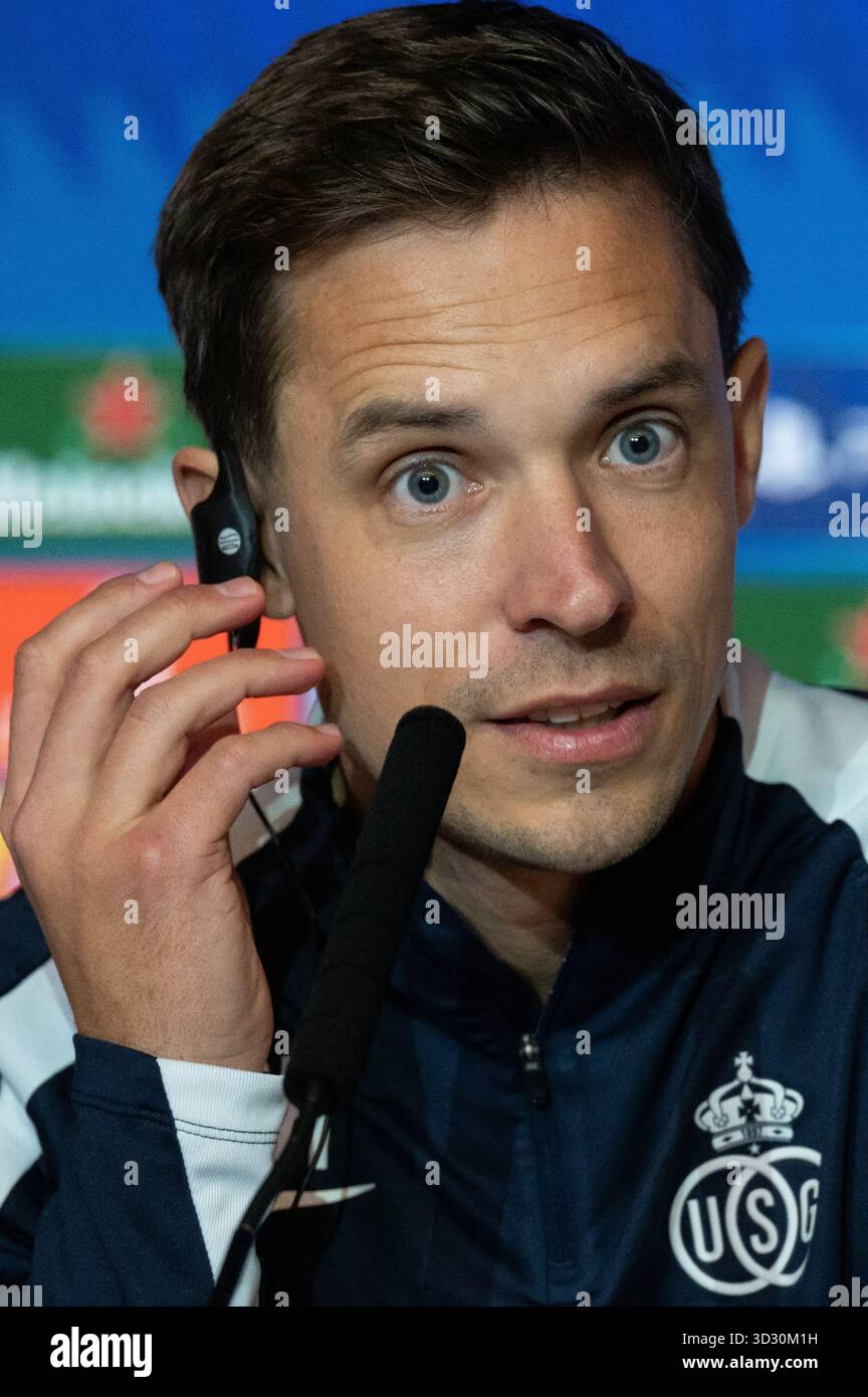 coach David Hubert of Union Saint-Gilloise during the pre-match press ...