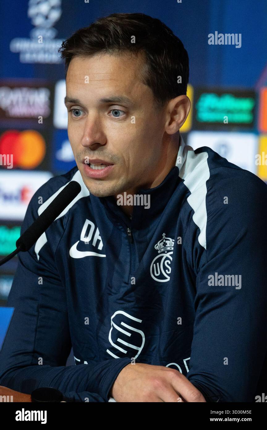 coach David Hubert of Union Saint-Gilloise during the pre-match press ...