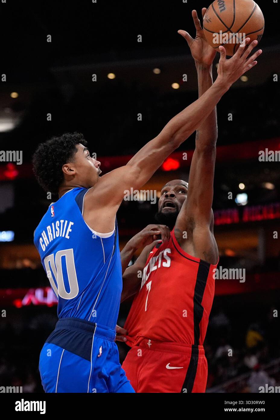 Houston Rockets forward Kevin Durant (7) blocks a shot by Dallas ...