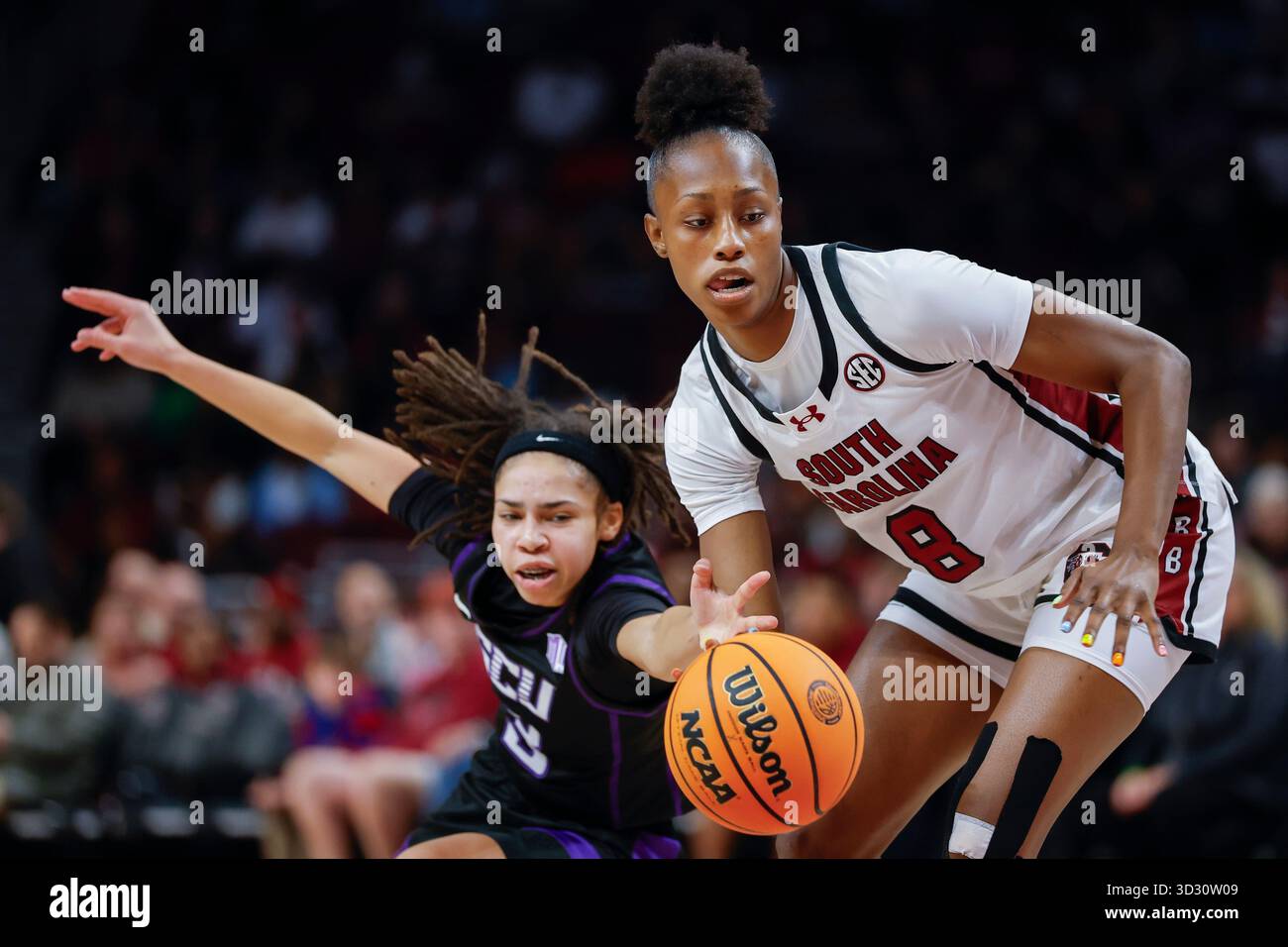 South Carolina forward Joyce Edwards (8) moves the ball against Grand ...