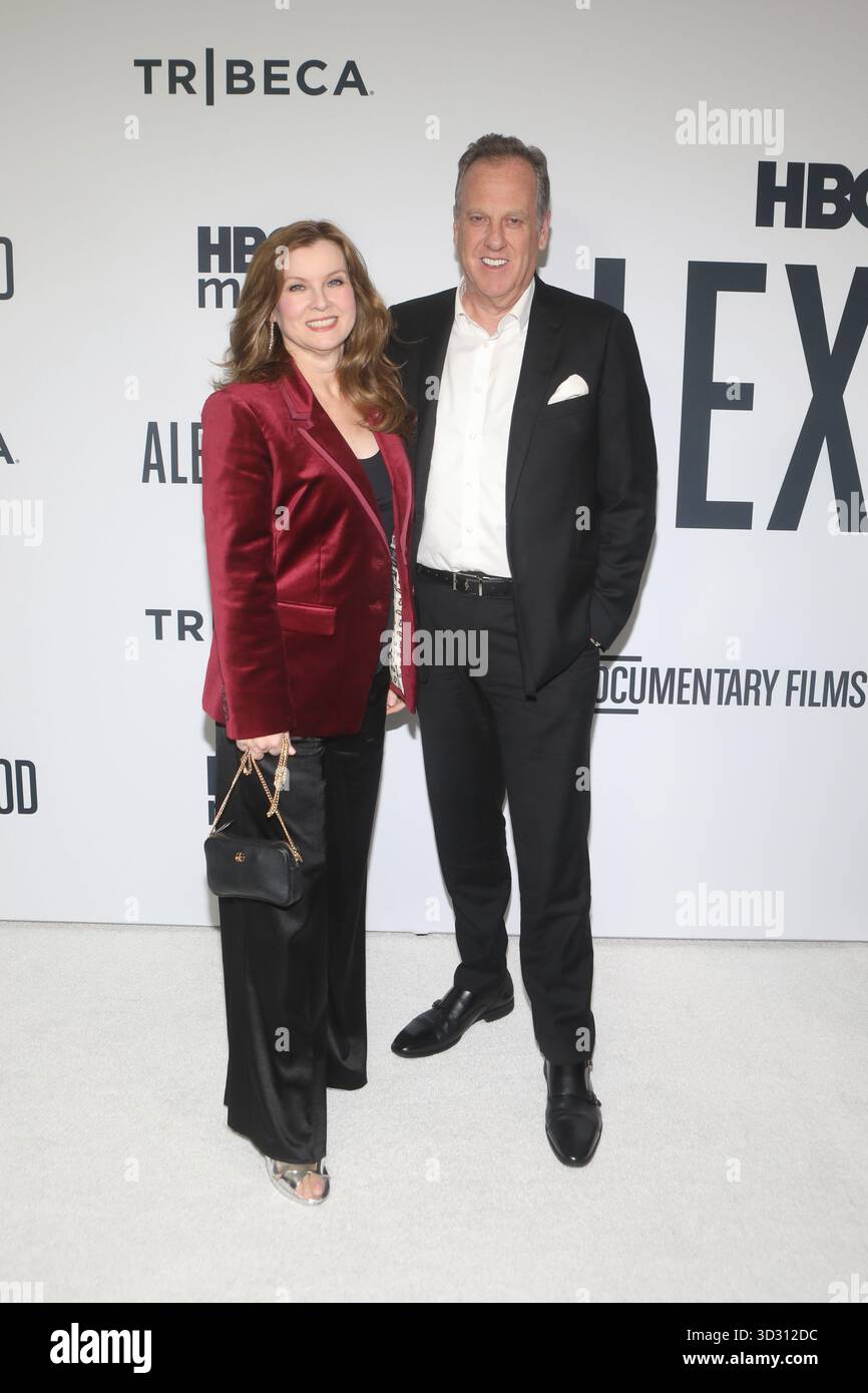 Jodi Applegate and Michael Kay and attend the New York Premiere ...