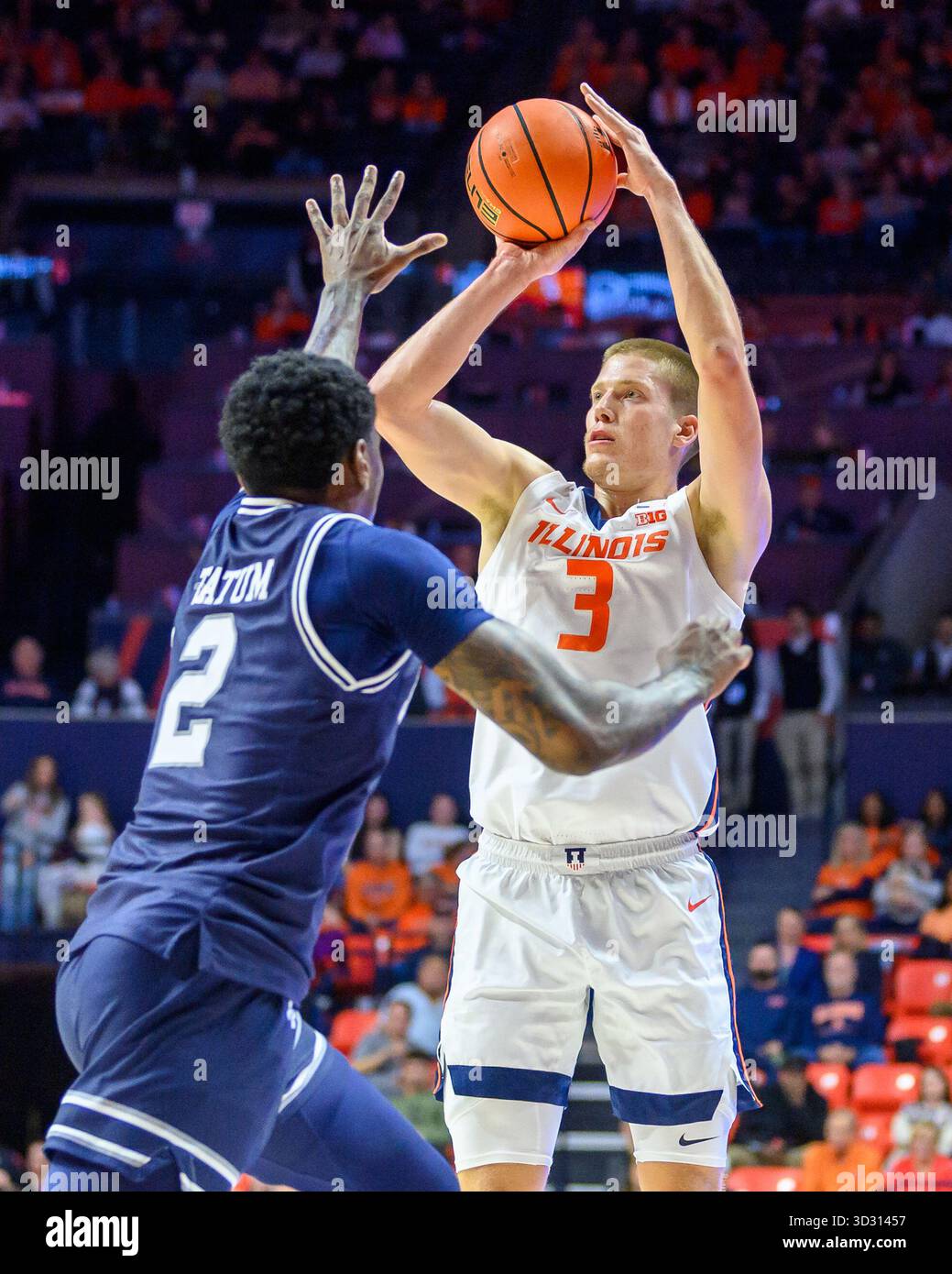 Illinois' Ben Humrichous shots over Jackson State's Jalen Tatum during ...