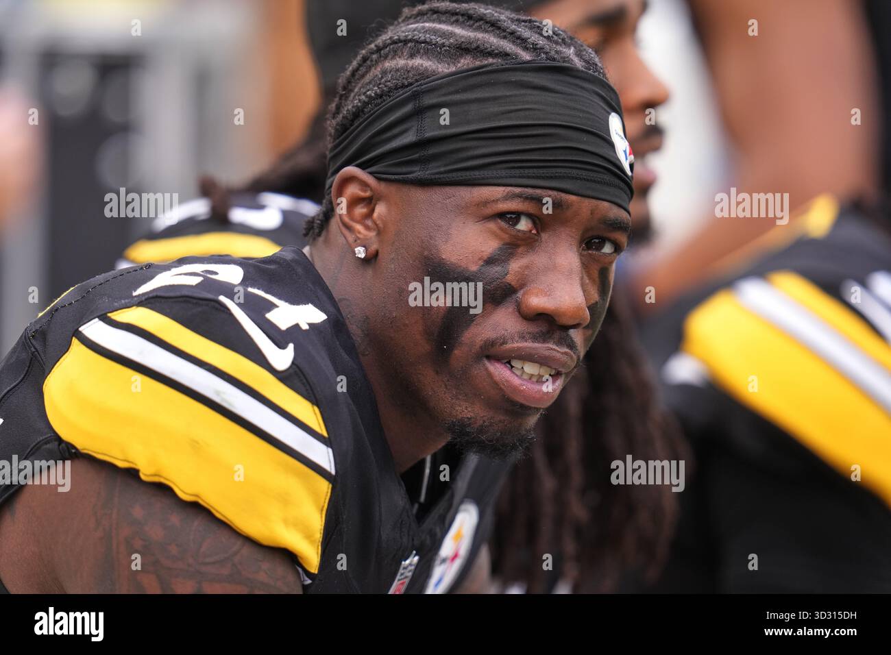 Pittsburgh Steelers cornerback Joey Porter Jr. (24) sits on the bench ...