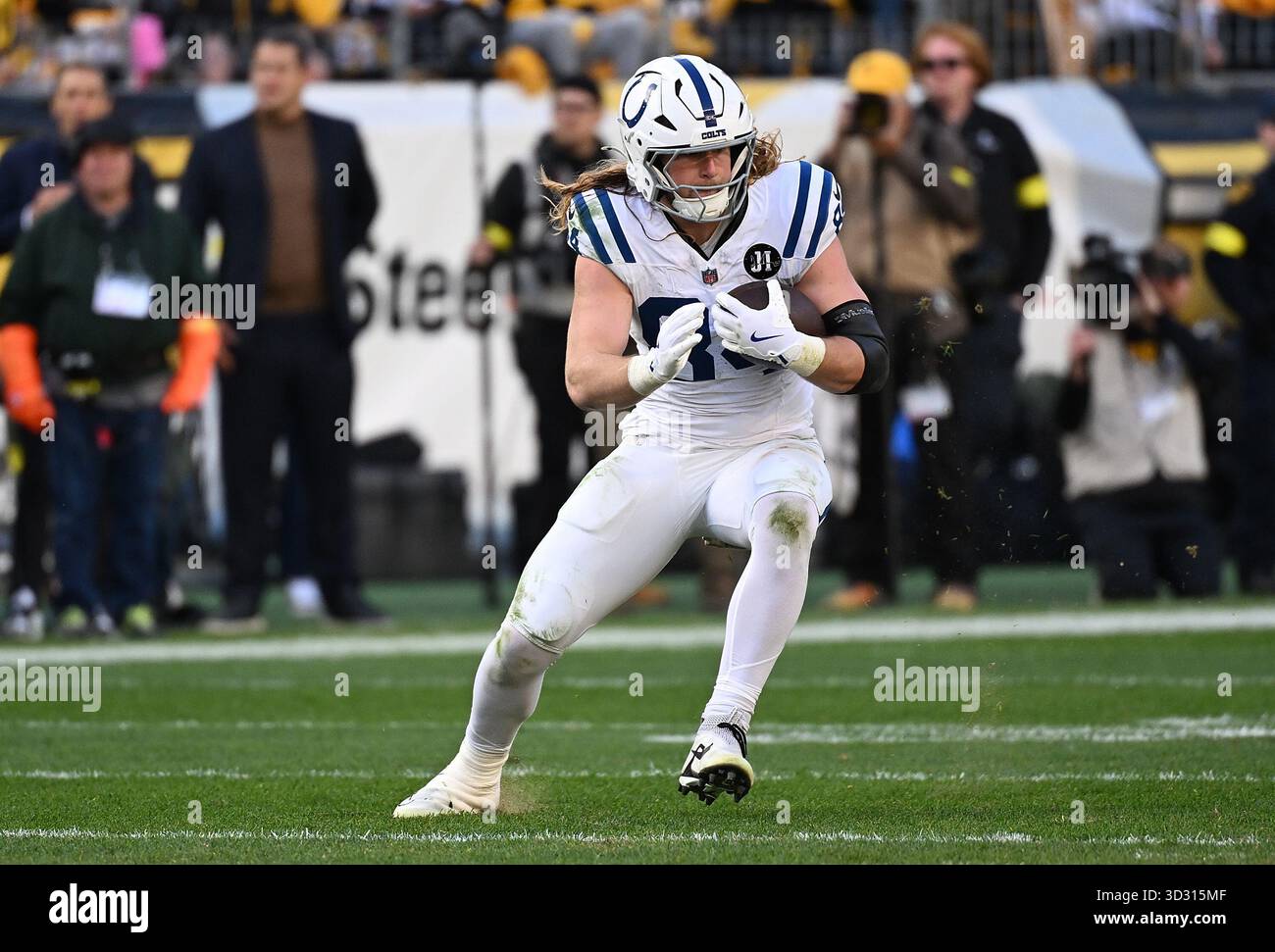 Indianapolis Colts tight end Tyler Warren (84) runs after a catch ...