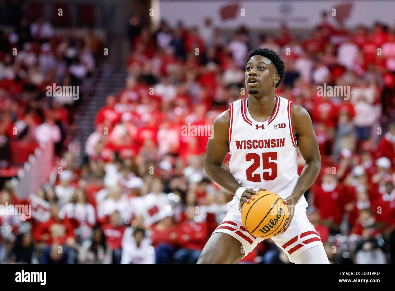 November 3, 2025: Wisconsin Badgers guard John Blackwell (25) takes a ...