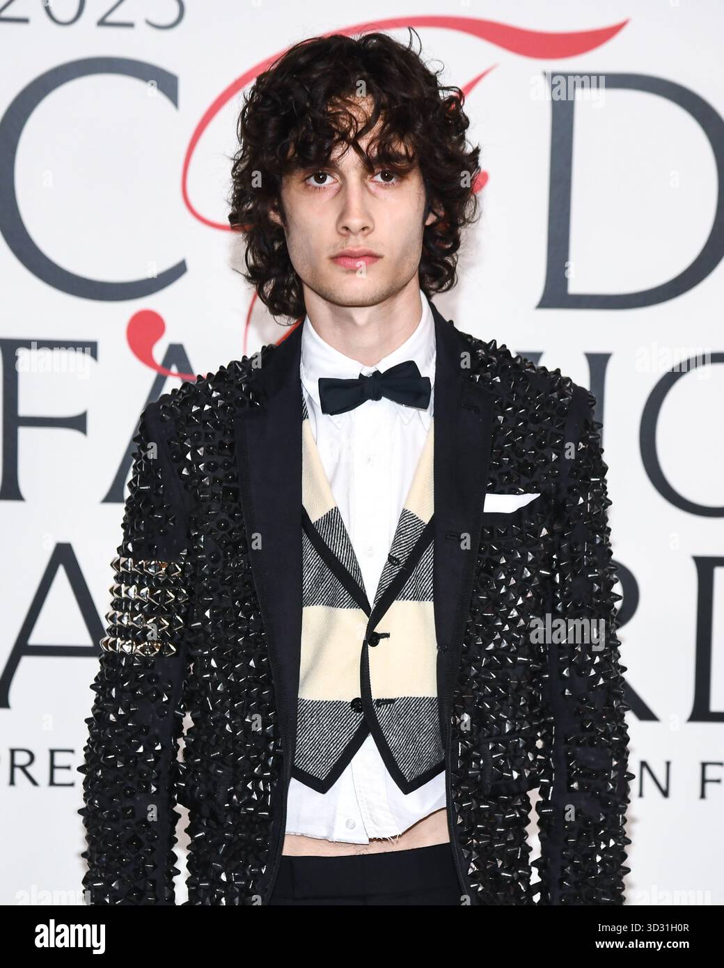 Sombr aka Shane Michael Boose walking on the red carpet at the 2025 ...