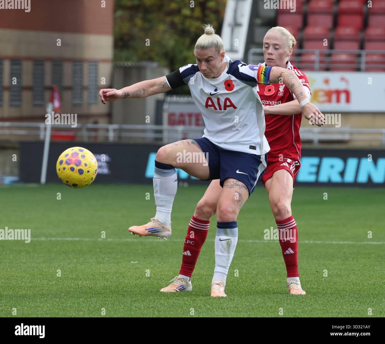 LONDON, ENGLAND - L-R Bethany England of Tottenham Hotspur Women and ...