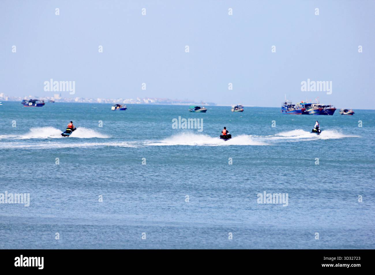 Tourists enjoy autumn time in Sanya City, southernmost China's Hainan ...