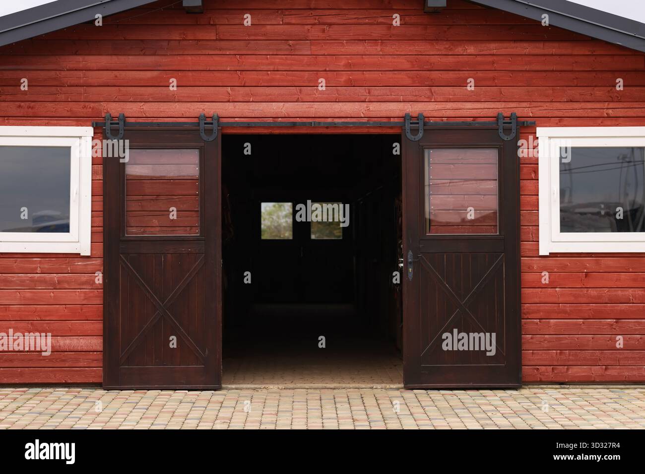 Wooden barn with open doors on farm Stock Photo - Alamy