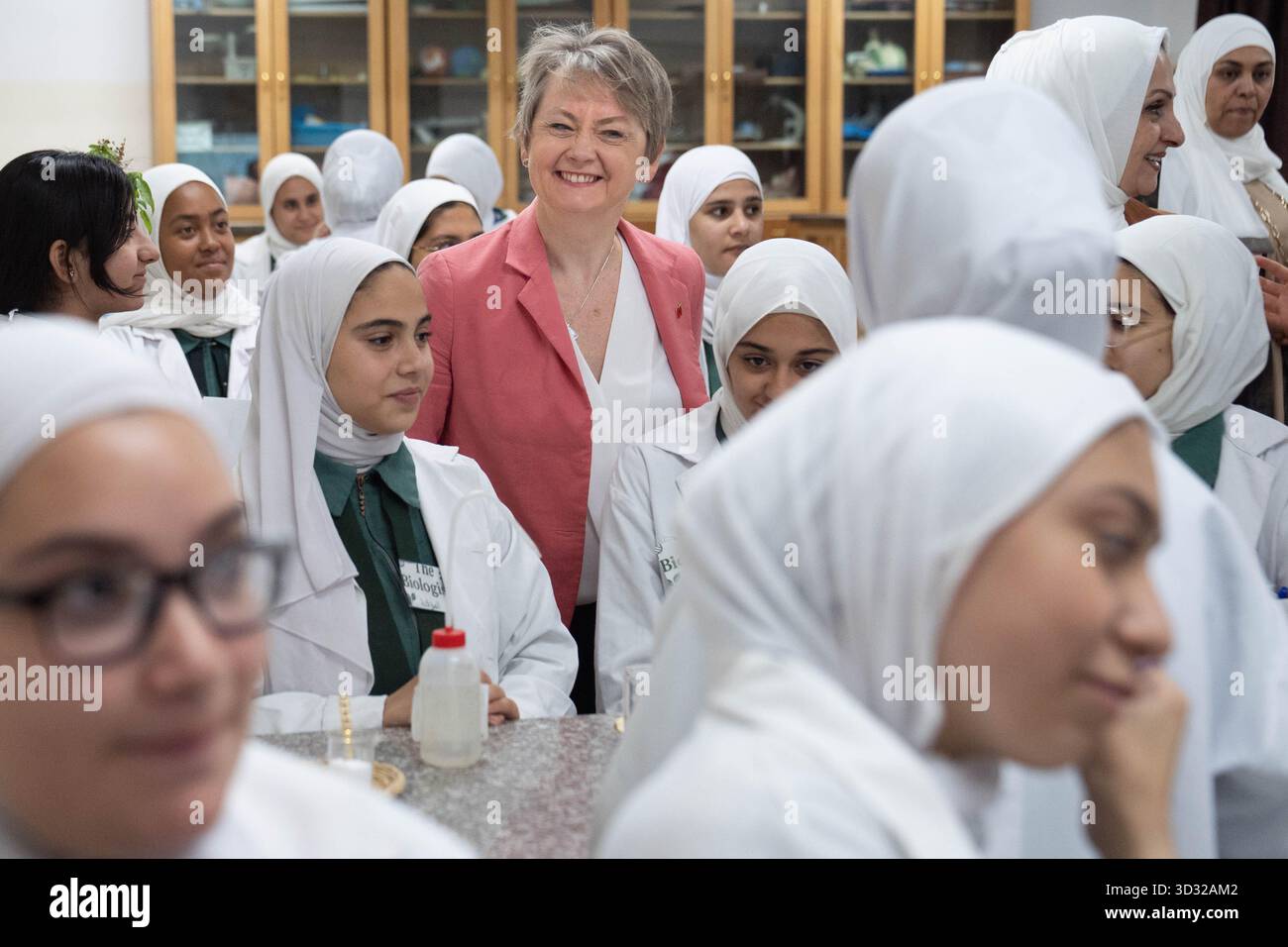 Foreign Secretary Yvette Cooper meets Palestinian refugee students at ...