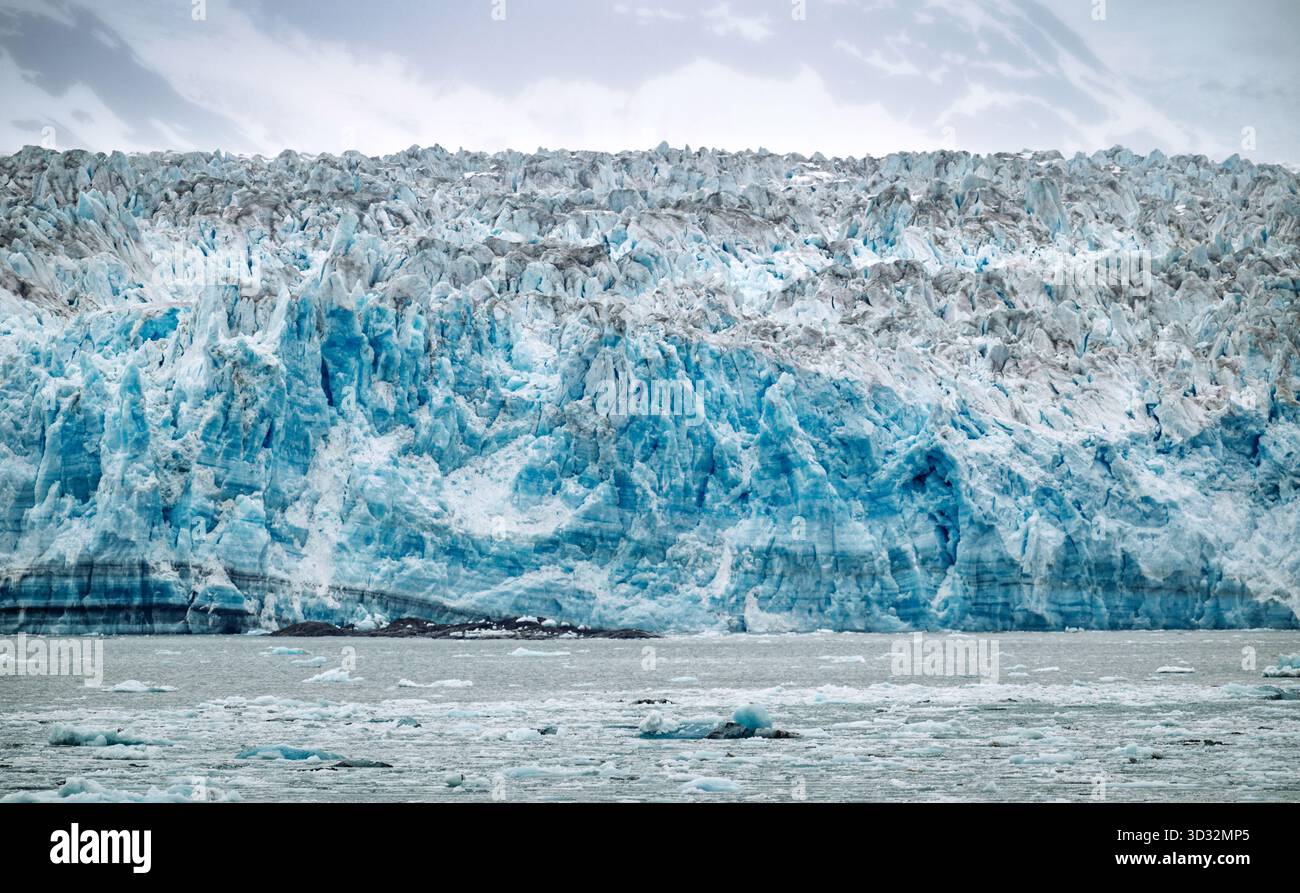 The icy face of the Hubbard Glacier in Disenchantment Bay, Wrangell-St ...