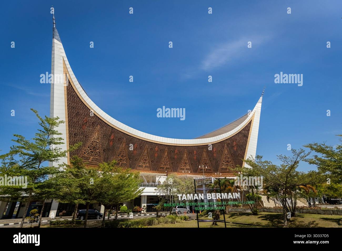 Panoramic view of the Grand Mosque of West Sumatra, Mosque with ...