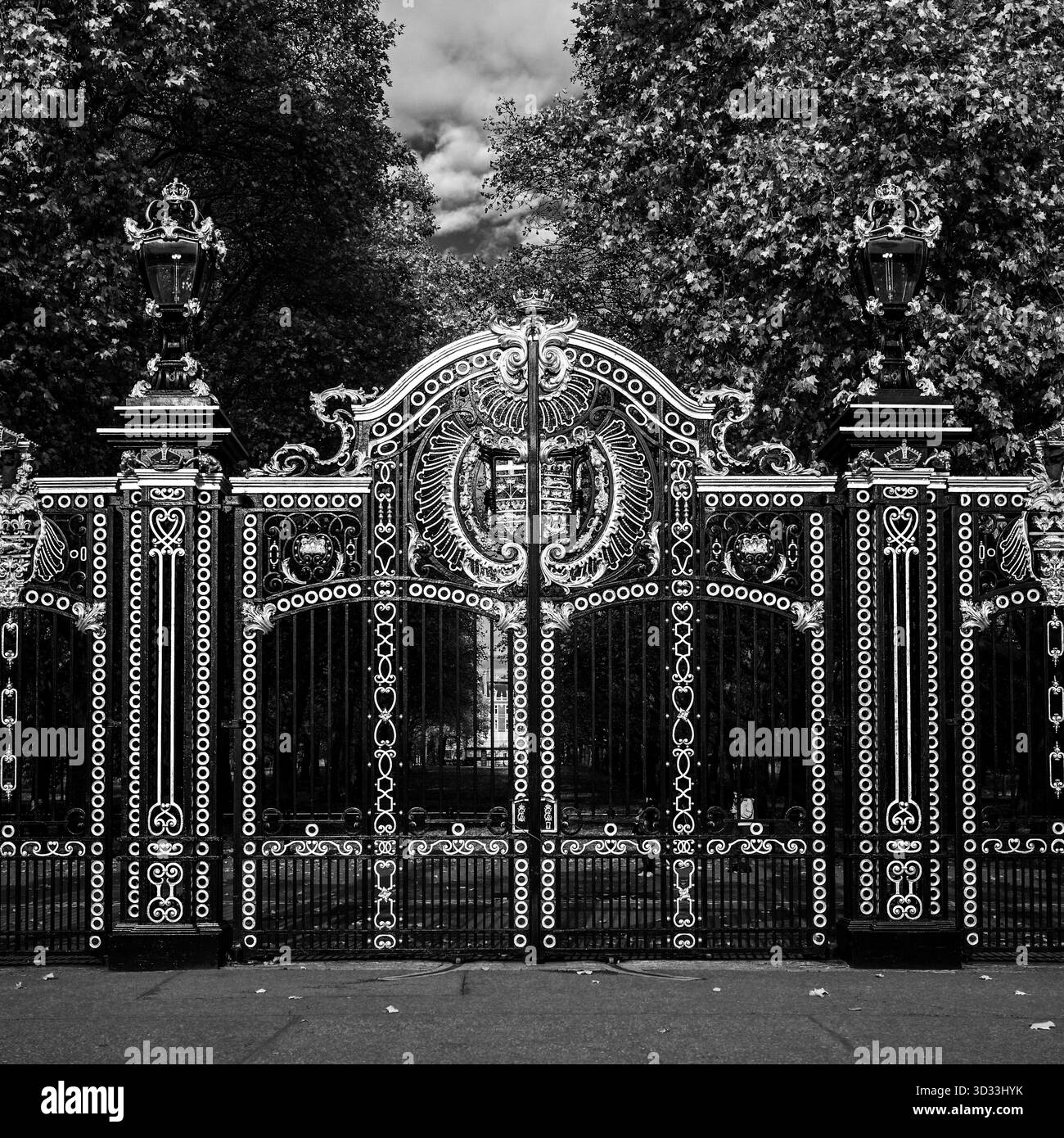 On gate london england Black and White Stock Photos & Images - Alamy