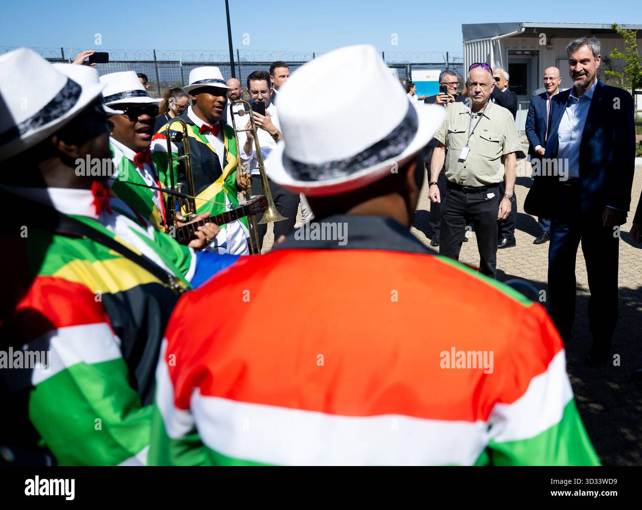 04 November 2025, South Africa, Kapstadt: Markus Söder, (r, CSU) Prime ...