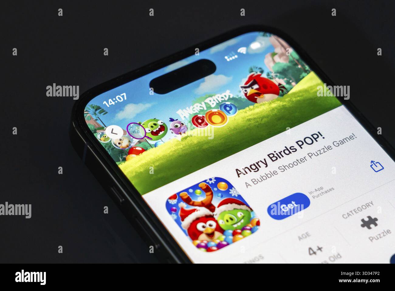 Angry birds pop hi-res stock photography and images - Alamy