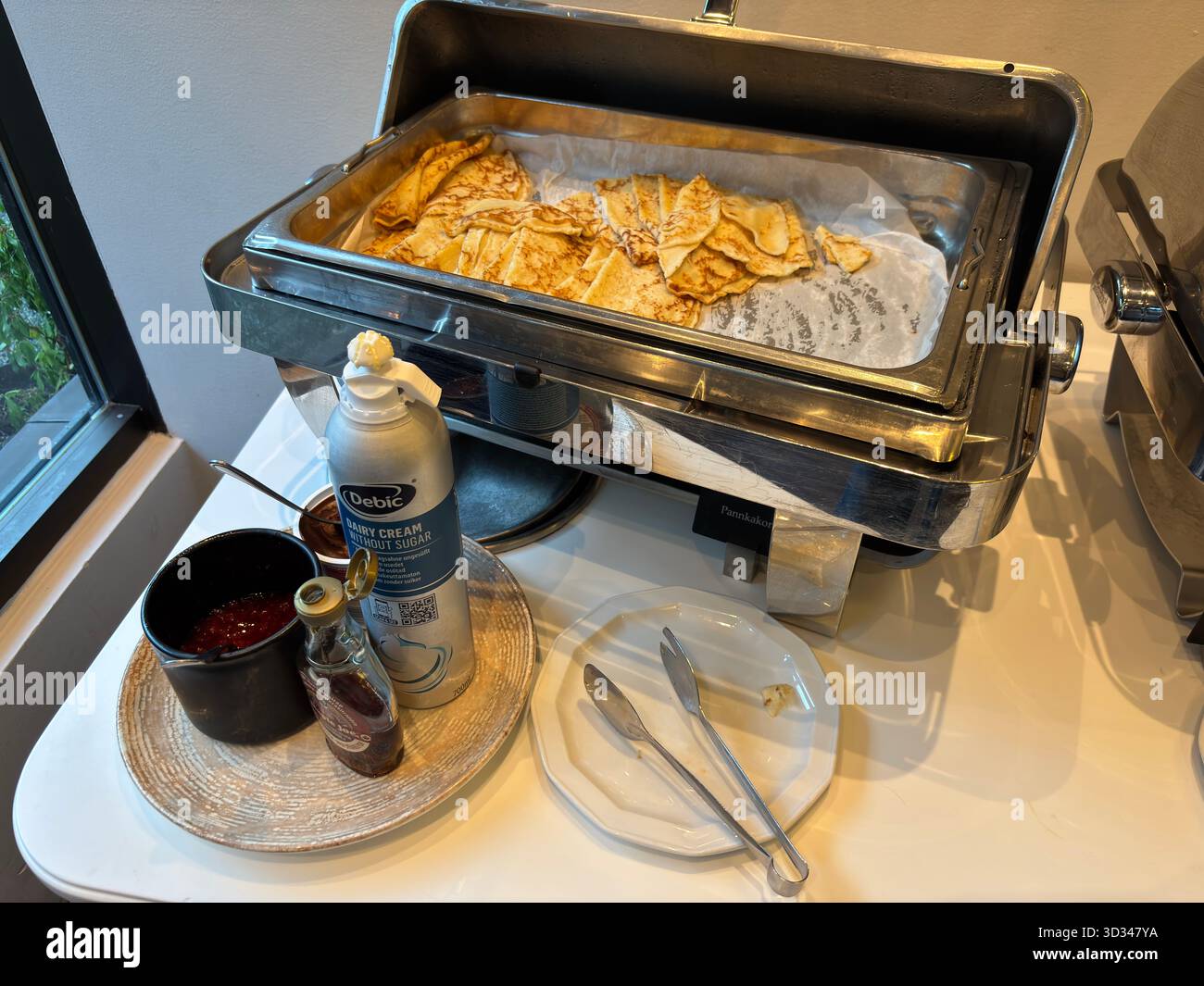Buffet breakfast food including eggs hi-res stock photography and ...